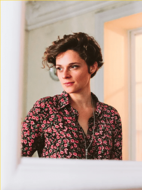 Interview Lucie Carbone : humoriste, comédienne et conférencière