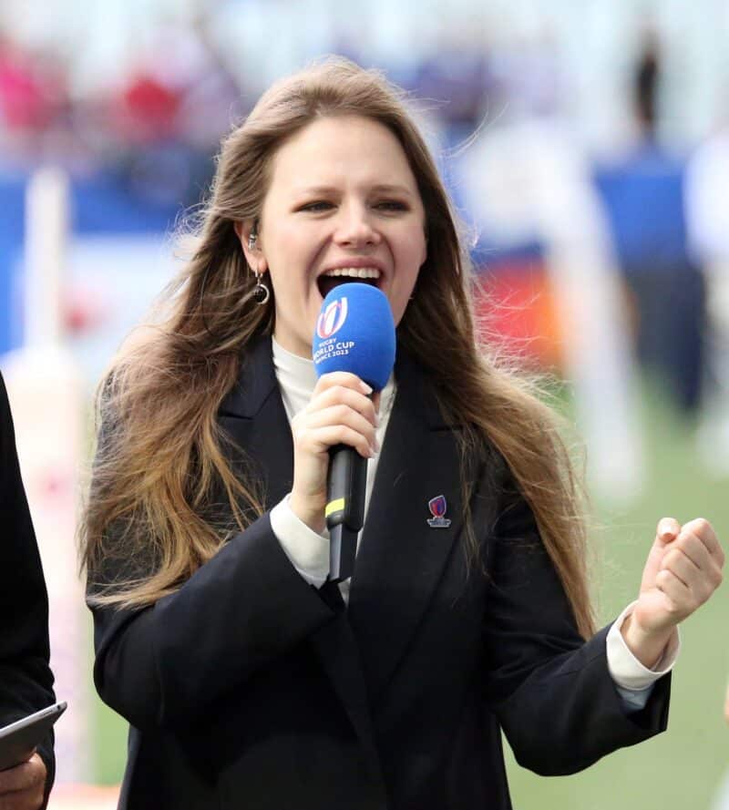 Anna Shults : La Voix Polyglotte des Grands Événements Sportifs